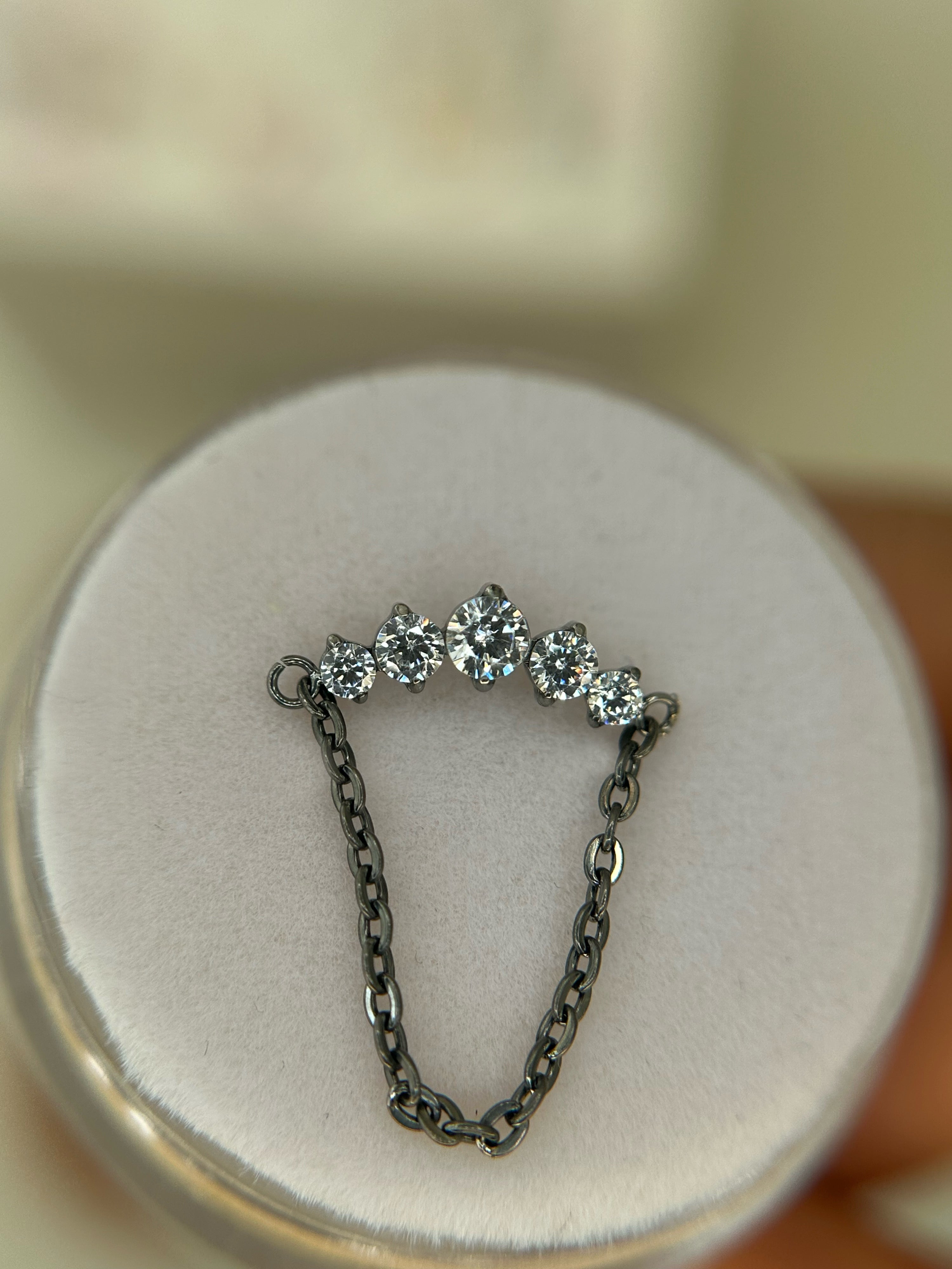 Curved chain – The Piercing Spot